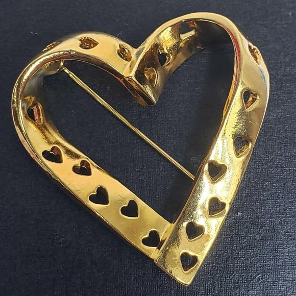 Avon | Jewelry | Vintage Avon True Hearts Pin 2 Gold Tone Cut Out ...